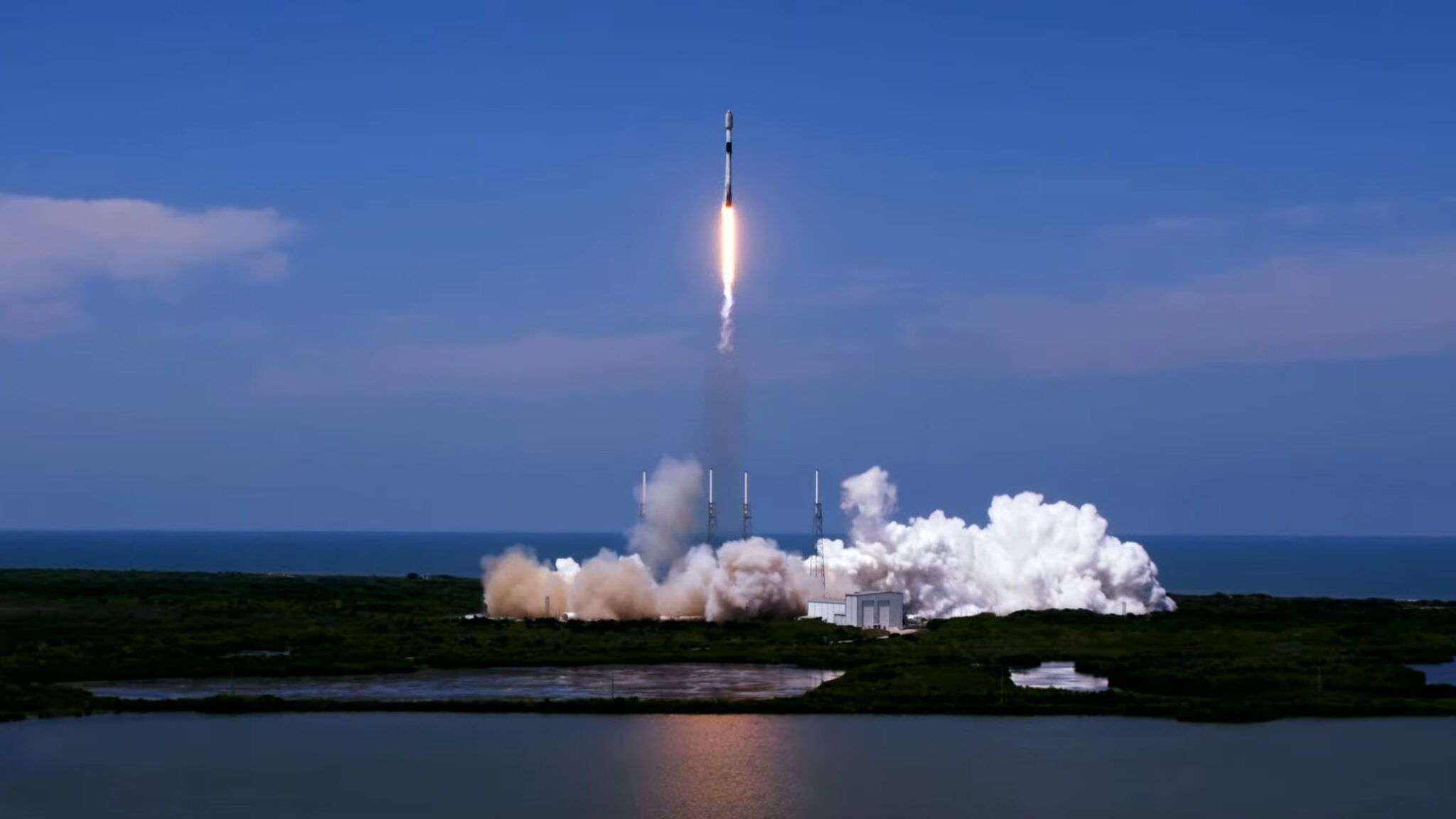 SpaceX Falcon 9 Booster Takes a Tumble: Starlink Mission Ends with ...